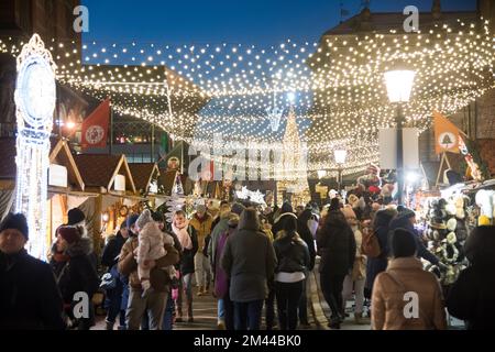 Gdansk, Poland. 18th December 2022. Christmas decorations in Old Town ...
