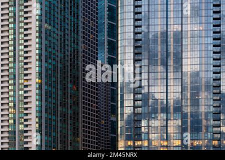 Facades of Chicago's downtown high-rise architecture Stock Photo - Alamy