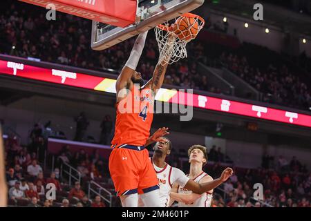 Auburn forward Johni Broome (4) against the South Carolina during the ...