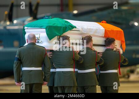 The body of Irish UN peacekeeping soldier Sean Rooney arriving at ...