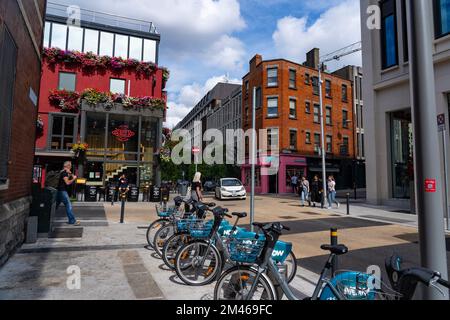 Now DublinBikes station, Clarendon Row, Dublin City, Ireland Stock ...