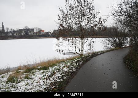 Copenhagen/Denmark/19 December 2022/Cold weather christianshavn lake is ...