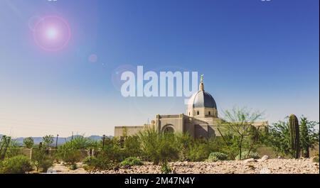 Tuscon lds temple Stock Photo - Alamy