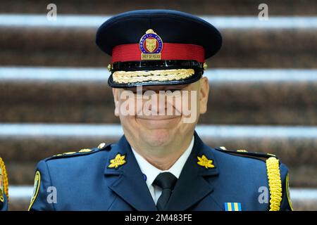 Incoming Toronto Police Chief Myron Demkiw claps and smiles at members ...