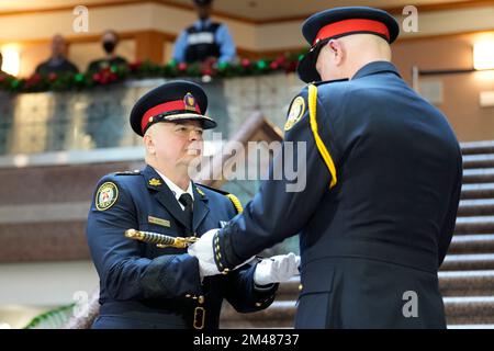 Incoming Toronto Police Chief Myron Demkiw claps and smiles at members ...