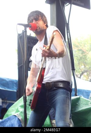 Pitchfork Music Festival - Japandroids in concert Stock Photo - Alamy