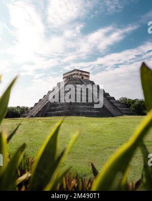 Vertical shot of Chichen Itza on a foggy day Stock Photo - Alamy
