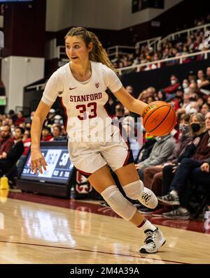 Stanford guard Hannah Jump (33) and Colorado guard Kindyll Wetta (15 ...