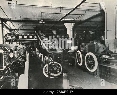 Ford Assembly Line,1920's Stock Photo - Alamy