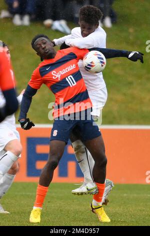 SYRACUSE, NY - NOVEMBER 29: Syracuse Orange Quarterback Joseph Filardi ...