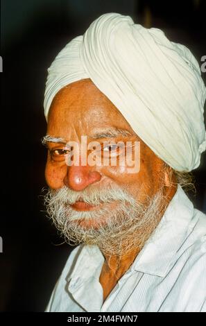 Sikhs are famous for their big turbans Stock Photo - Alamy