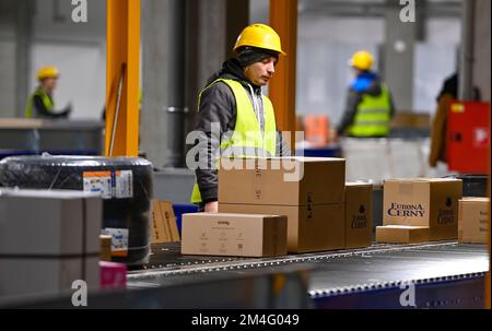 Jihlava, Czech Republic. 19th Dec, 2022. GLS international sorting ...