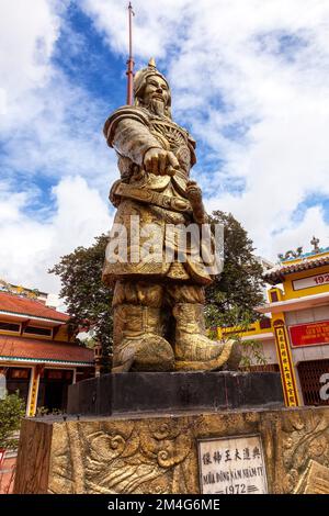 Statue at Tran Hung Dao temple, Saigon, Vietnam Stock Photo - Alamy