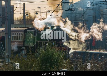 The Pennine Moors Christmas Cracker (Leicester - Blackburn) hauled by ...