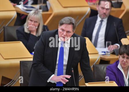 Edinburgh Scotland, UK 21 December 2022. Jamie Hepburn MSP at the ...