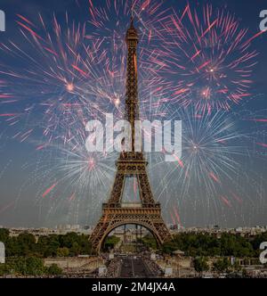 fireworks over the Eiffel tower New Year in Paris Stock Photo - Alamy
