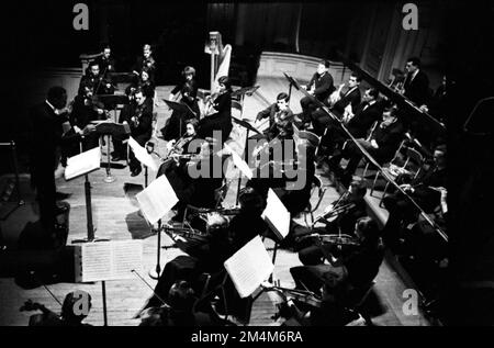 Leon Thompson, Orchestre Symphonique de Paris. Photographs of Marshall ...