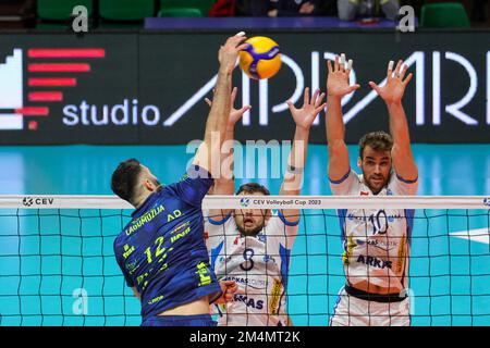 PalaPanini, Modena, Italy, December 14, 2022, Team (Valsa Group Modena ...