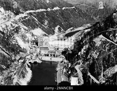 Dams - Chastang. Photographs of Marshall Plan Programs, Exhibits, and ...