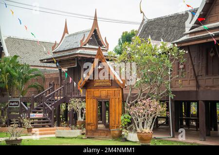 the King Rama 2 Pavillon at the King Rama II Memorial Park in the Town ...