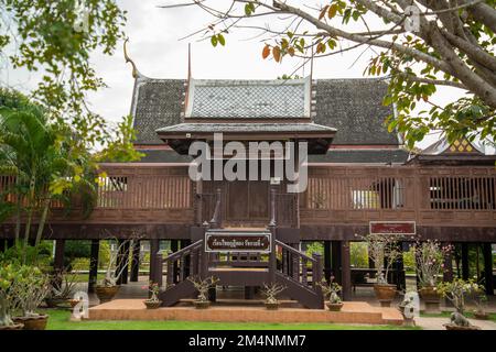 the King Rama 2 Pavillon at the King Rama II Memorial Park in the Town ...