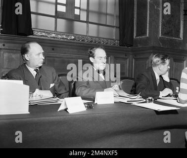 Project for W. European Polital Integration Discussed. Photographs of ...