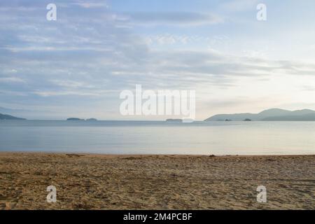 Praia do Pontal beach in Paraty, Rio de Janeiro, Brazil Stock Photo - Alamy