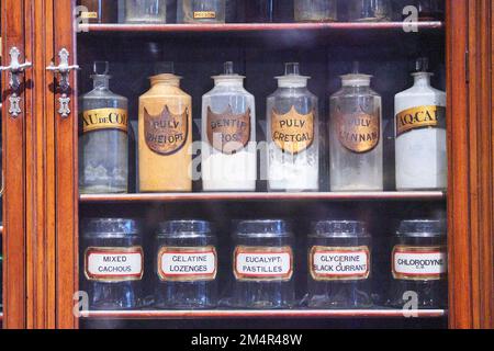 Victorian Pharmacy. Reconstruction Stock Photo - Alamy