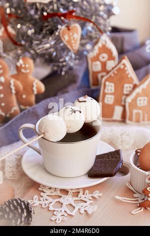 Decorated christmas gingerbread house in homely cozy atmosphere ...