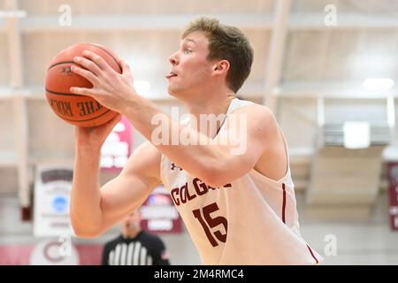 December 22, 2022: Colgate Raiders guard Oliver Lynch-Daniels (33 ...