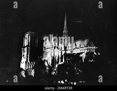 Paris illuminated. Photographs of Marshall Plan Programs, Exhibits, and ...