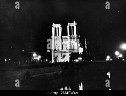 Paris illuminated. Photographs of Marshall Plan Programs, Exhibits, and ...