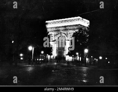 Paris illuminated. Photographs of Marshall Plan Programs, Exhibits, and ...