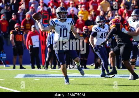 Colorado School of Mines Orediggers quarterback John Matocha (10 ...