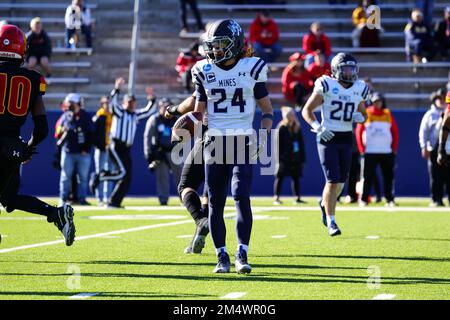 Colorado School of Mines Orediggers kick returner Mason Pierce (24 ...