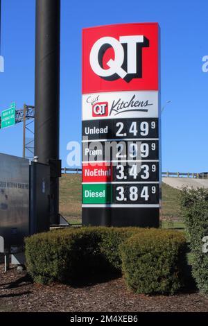 San Antonio, USA. 23rd Dec, 2022. Exterior view of a Quik Trip gas ...