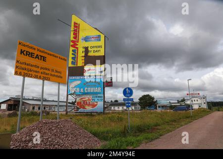 Vaalimaa, Kymenlaakso, Finland. 29th July, 2022. Vaalimaa border check ...
