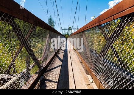 Foot bridge over Skagit River; Gorge Dam; Skagit River; North Cascades ...