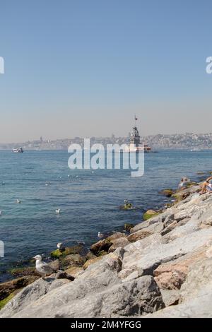 Maidens Tower located in the middle of Bosporus Stock Photo - Alamy