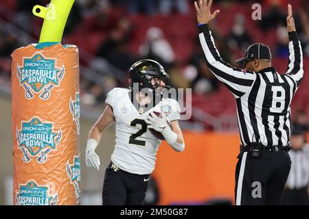 Wake Forest Demon Deacons first baseman Jack Winnay (21) at bat against ...