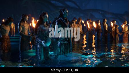 (L-R): Ronal (Kate Winslet), Tonowari (Cliff Curtis), and the Metkayina clan in 20th Century ...