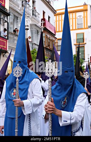 Confreres accompanying the pasos in the itinerary of the "Stations of ...
