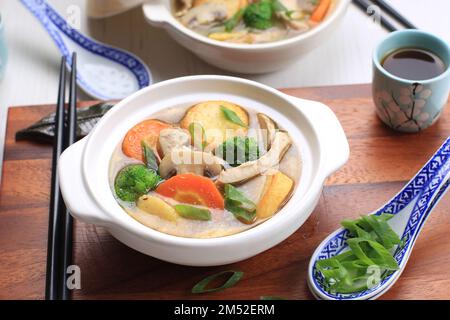 Homemade Sapo Tofu or Sapo Tahu, Chinese Restaurant Dish with Japanese ...