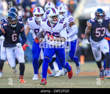 Buffalo Bills running back Devin Singletary (26) rushes against the ...