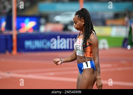 Women's 4x100 relay race, Jamile Samuel waiting at the start of the ...