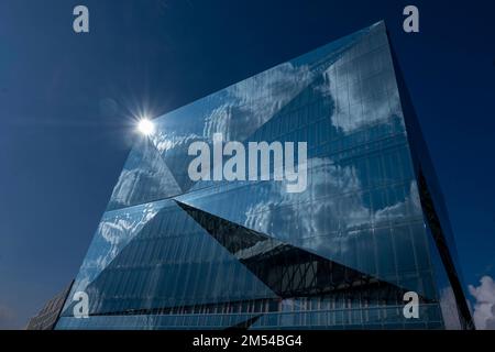 Germany, Berlin, 04. 03. 2020, Cube Berlin, am central railway station Stock Photo - Alamy