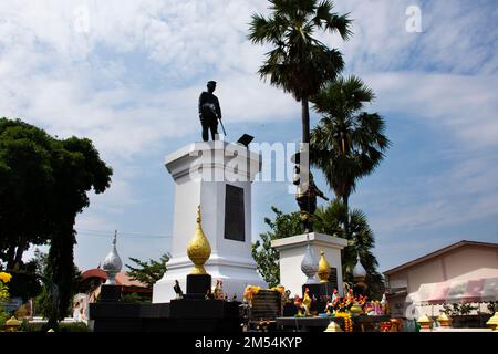 Statues of King Naresuan Great or Somdet Phra Naresuan Maharat and King ...