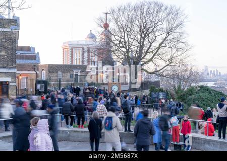 London UK 26th December 2022. UK Weather. On boxing day, sunny winter ...