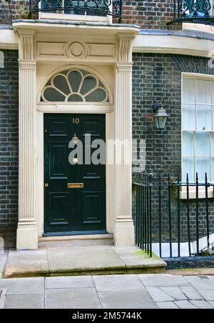 Number 10 Adam Street, a famous tourist destination that looks like 10 ...