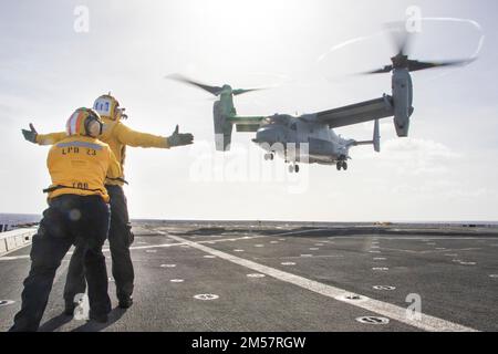 PACIFIC OCEAN (Dec. 4, 2022) – An MV-22 Osprey assigned to Marine ...